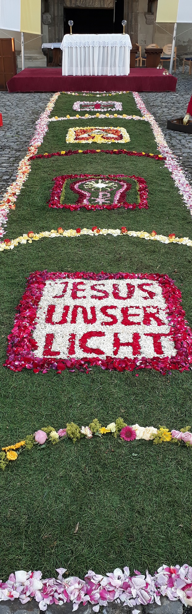 BLUMENTEPPICHE: Fronleichnam, kl. Fronleichnam, Herz Jesu | Pfarrei St ...